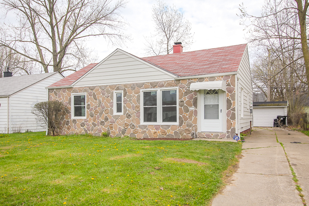 3905 E 189th St, Cleveland, OH 44122 | Property Details | Lofty ...