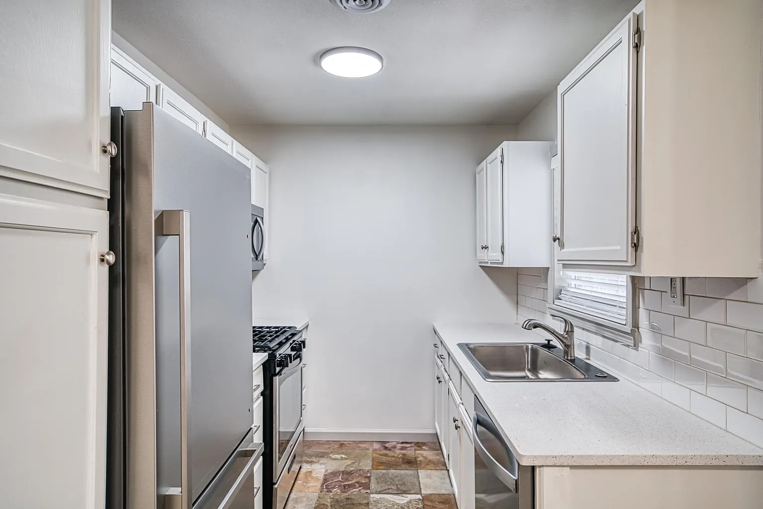 2423 S 51st Ct, Kansas City, KS 66106 | Property Details | Lofty ...