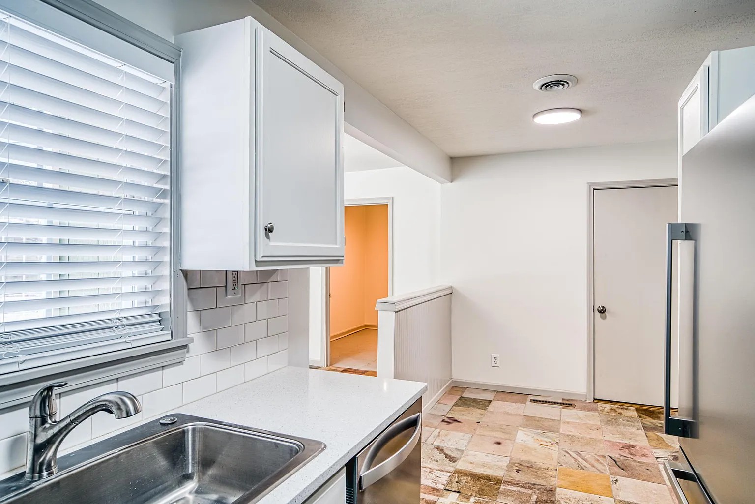 2423 S 51st Ct, Kansas City, KS 66106 | Property Details | Lofty ...