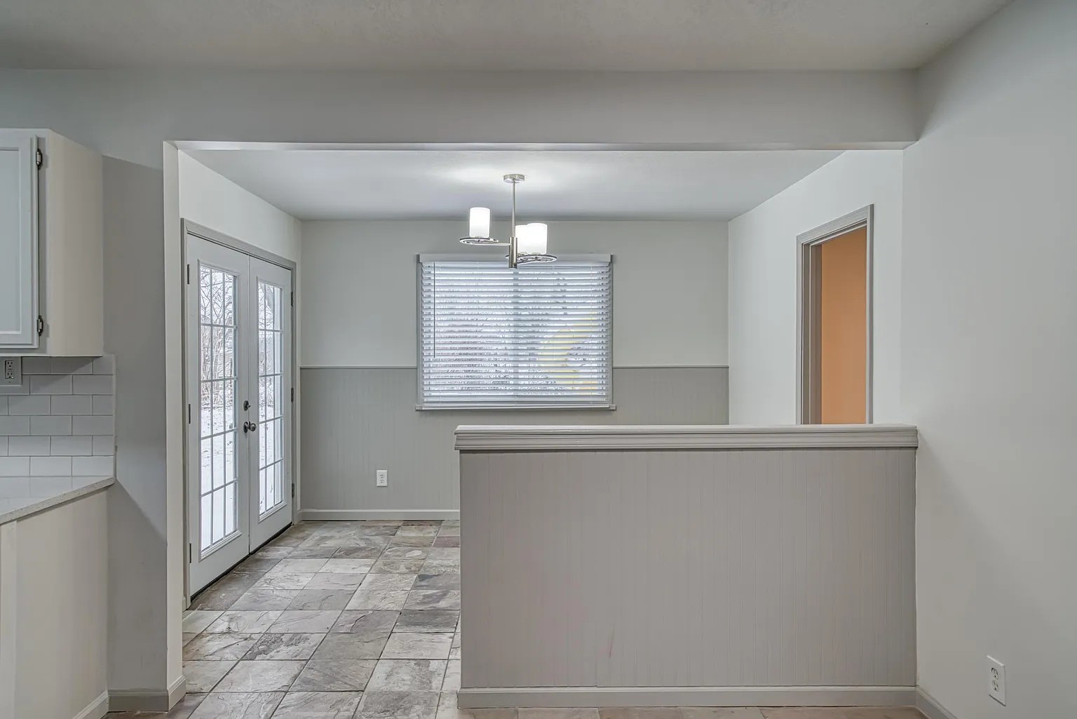 2423 S 51st Ct, Kansas City, KS 66106 | Property Details | Lofty ...