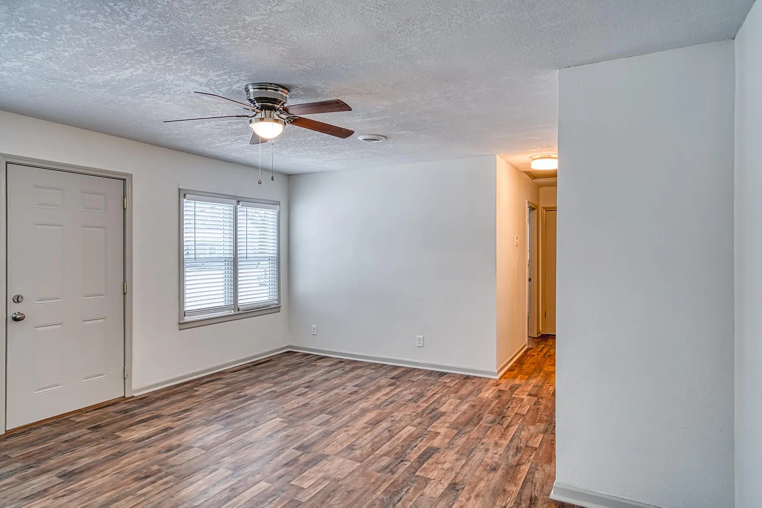 2423 S 51st Ct, Kansas City, KS 66106 | Property Details | Lofty ...